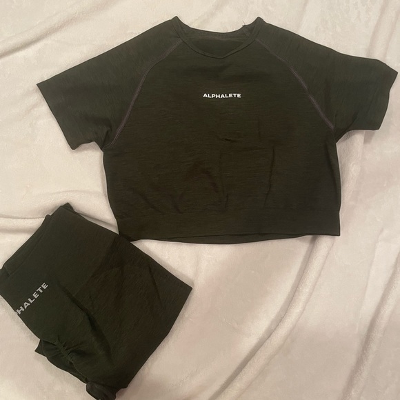 Alphalete | Pants & Jumpsuits | Alphalete Amplify Crop And Leggings ...